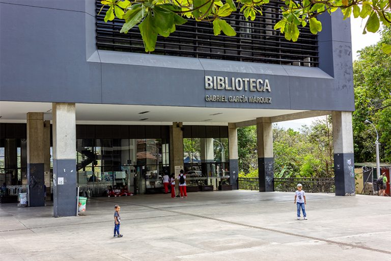 Nuestras Bibliotecas - Sistema de Bibliotecas Publicas de Medellín
